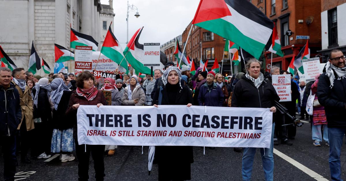 Demonstration in Dublin protesting continued Israeli violations against ...