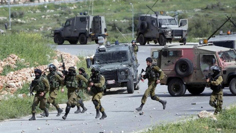 The occupation forces are detaining 44 citizens from the towns of Beit ...